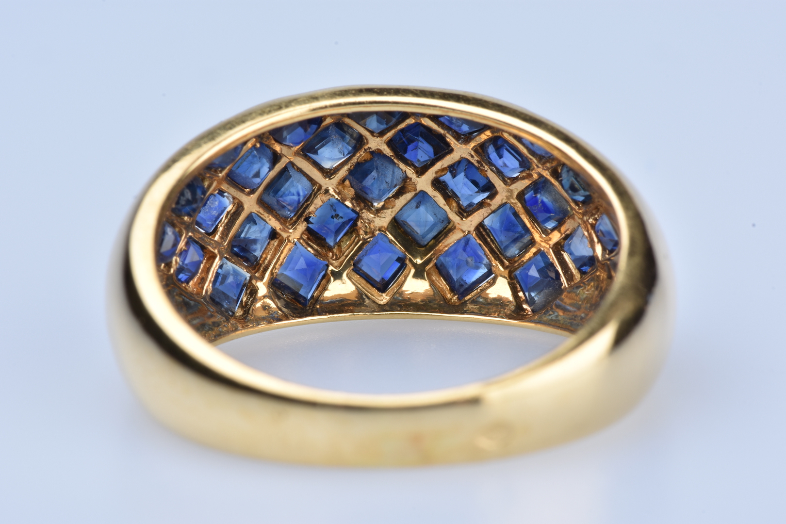 Bague en Or jaune 18 ct composée de 29 saphirs - Bijoux et montres ...