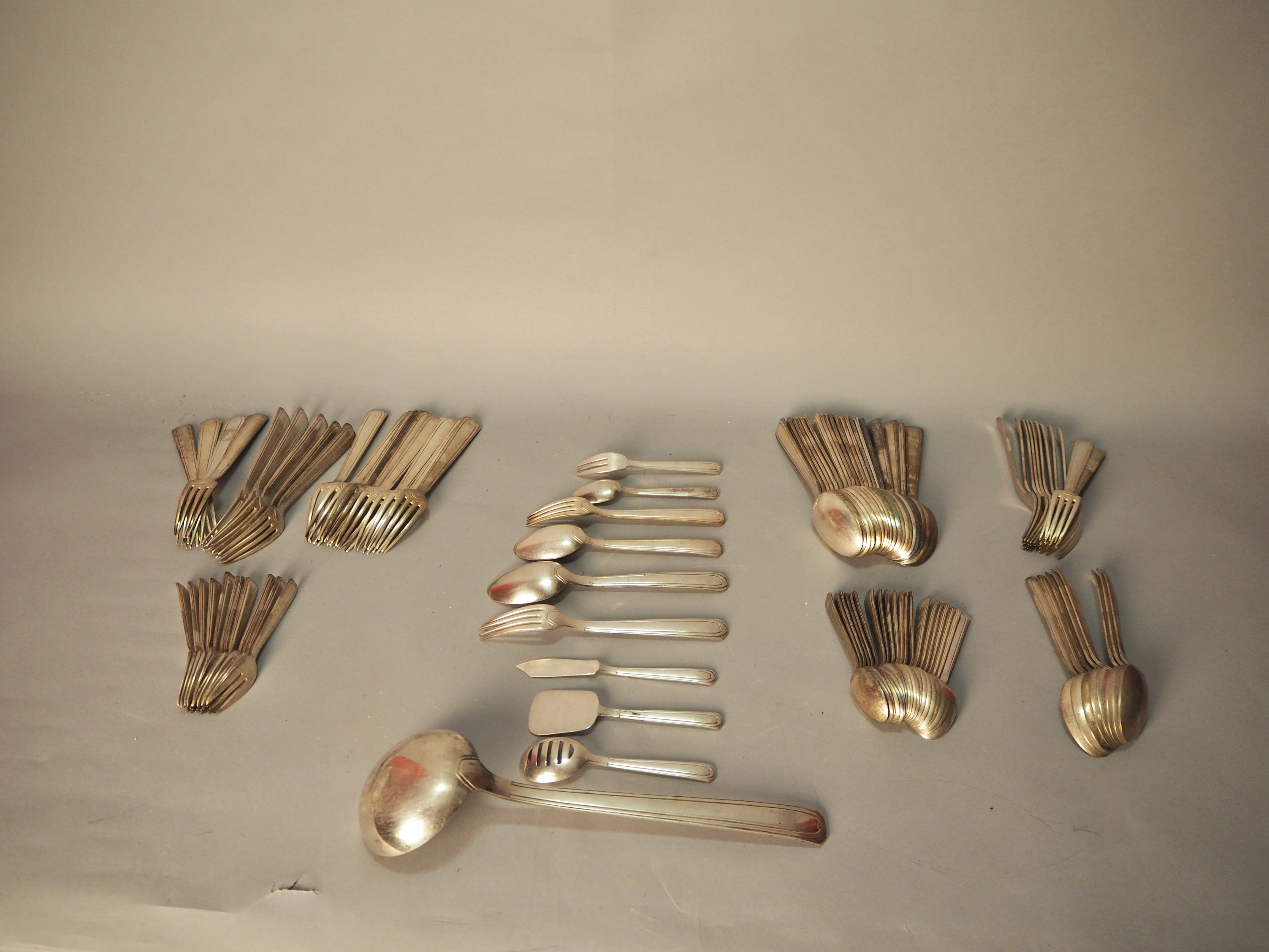 Ménagère en métal argenté moderne art déco - Arts de la table - Plazzart