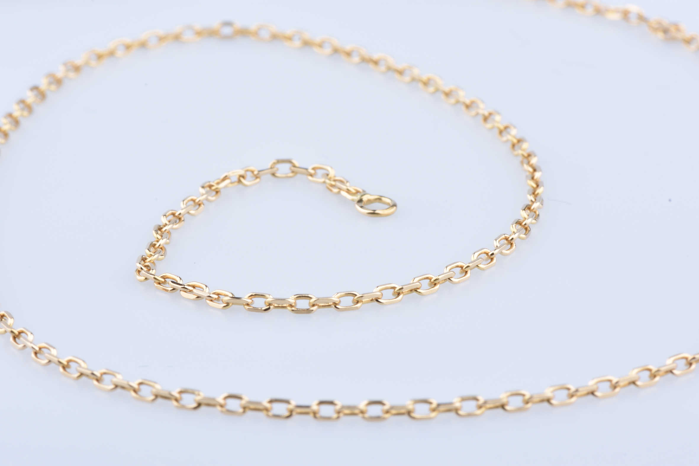 Magnifique collier en or 18 carats (750 millièmes). Long de 60cm en ...