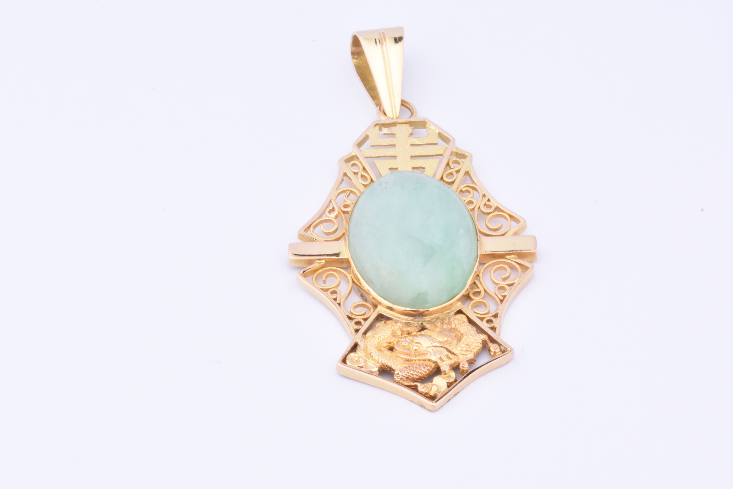Pendentif en or jaune et jade - Bijoux et montres - Plazzart