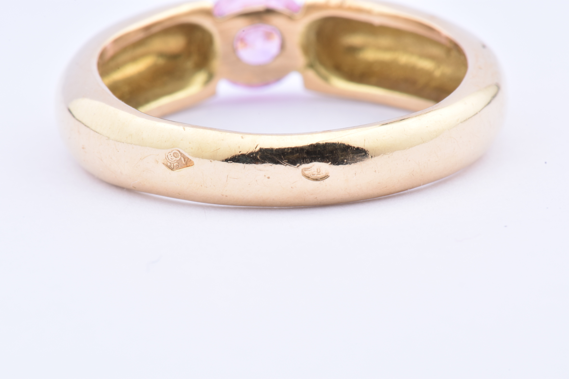 Bague jonc en or jaune 18 carats composée d'un oxyde rose - Bijoux et ...