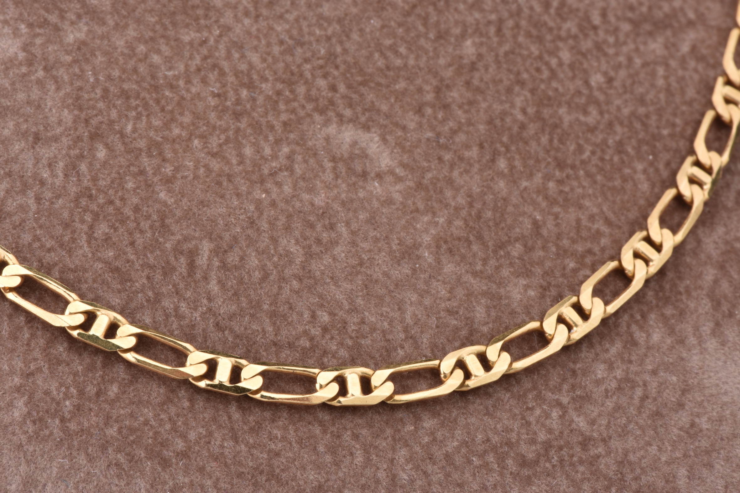 Collier en or jaune 18 carats, chaine en maille alternée cheval et ...