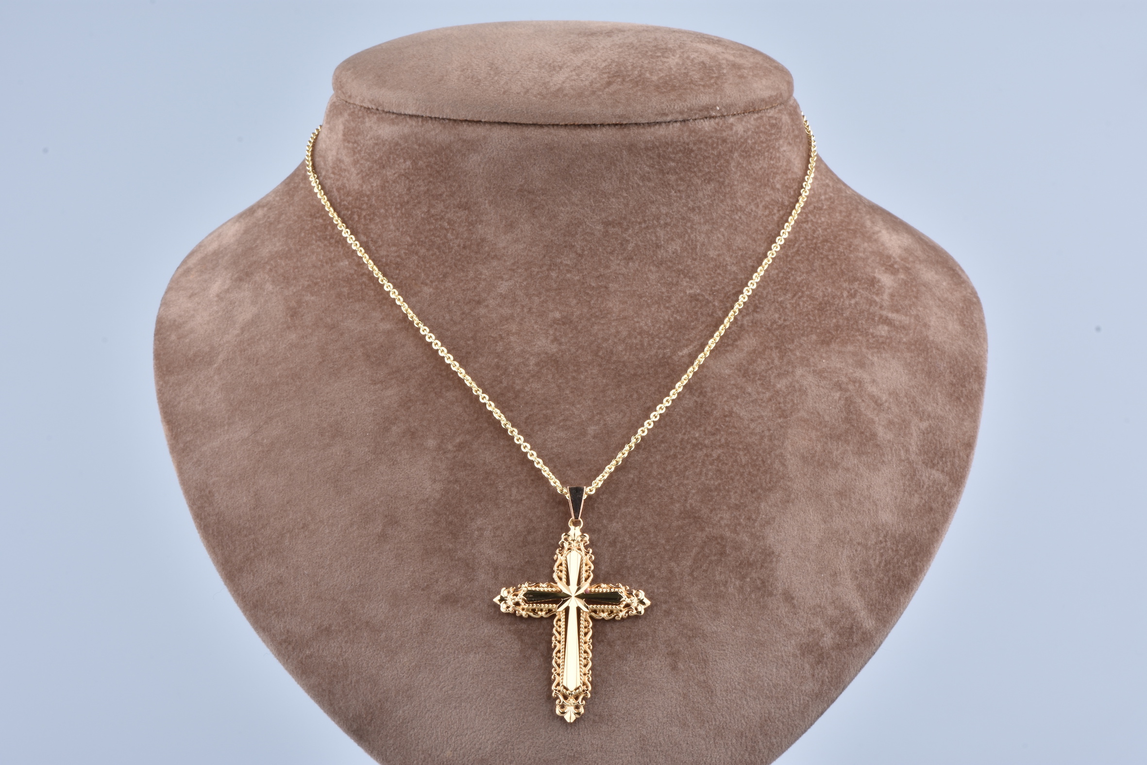 Pendentif croix or jaune 18 Carats. - Bijoux et montres - Plazzart