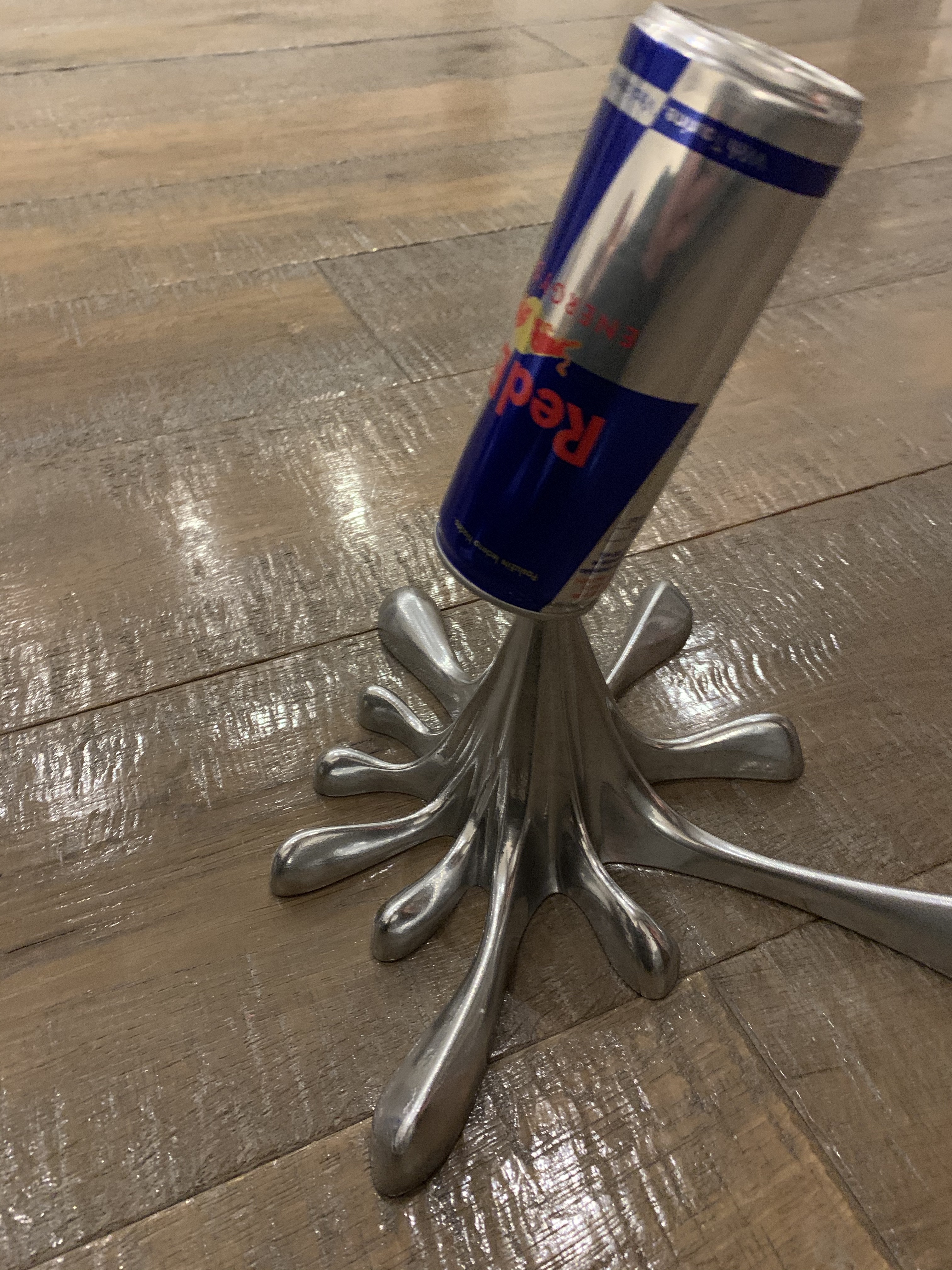 2FAST - Splash Red Bull - Sculpture - Street Art - Plazzart