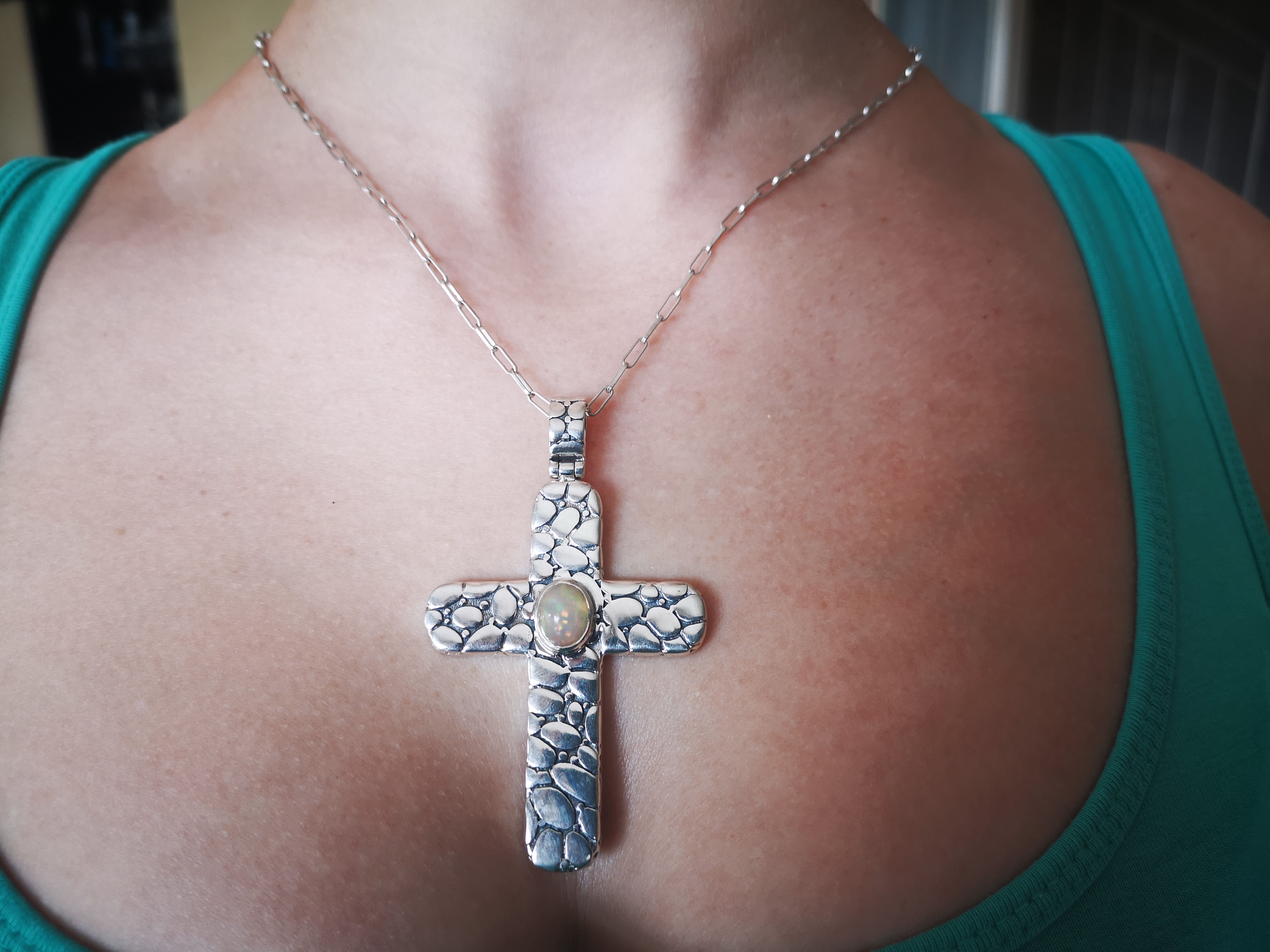 Grand pendentif croix et chaîne en argent avec opale - Bijoux et ...