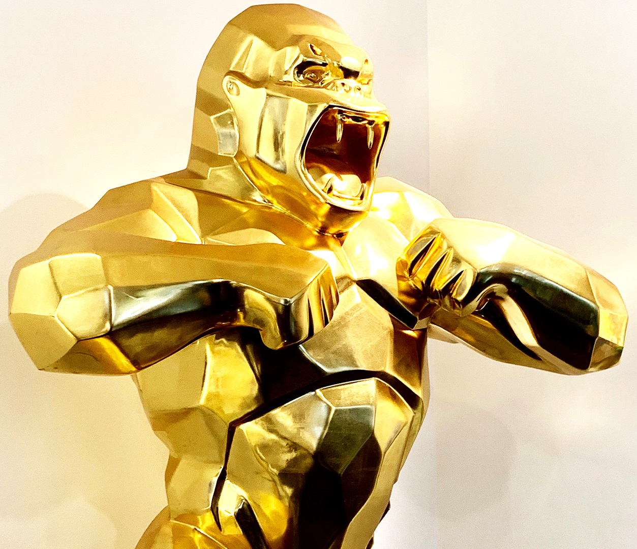 Richard ORLINSKI - Wild Kong, 2018 - Sculpture en résine et feuille ...