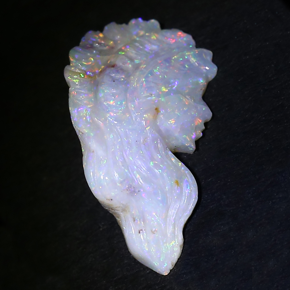 4,81 carats. Opale sculptée - Bijoux et montres - Plazzart