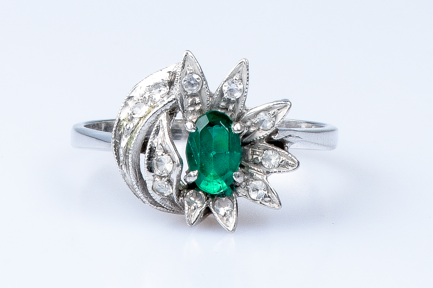 Bague émeraude en or blanc 18 carats - Bijoux et montres - Plazzart